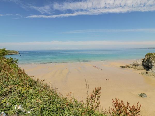 30 Cliff Edge - Mawgan Porth