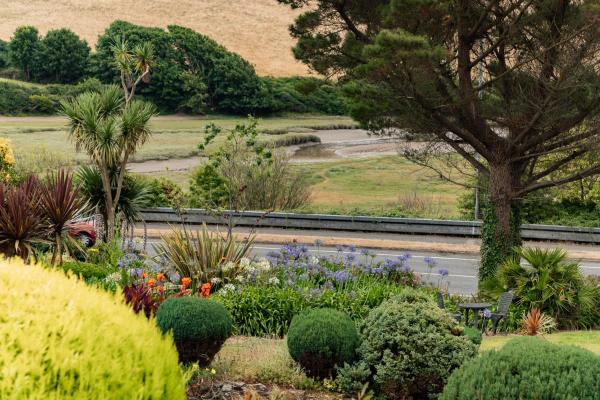 1 Chatsworth Riverscape Apartments - Riverview Apartment In Great Location With Free Parking Overlooking The Gannel Just A Short Walk From Newquays Incredible Beaches And Local Amenities - Fistral Beach