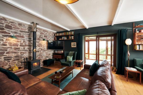 Brofallen- Spacious Pet Friendly Bungalow With Amazing Coastal Views - Laugharne