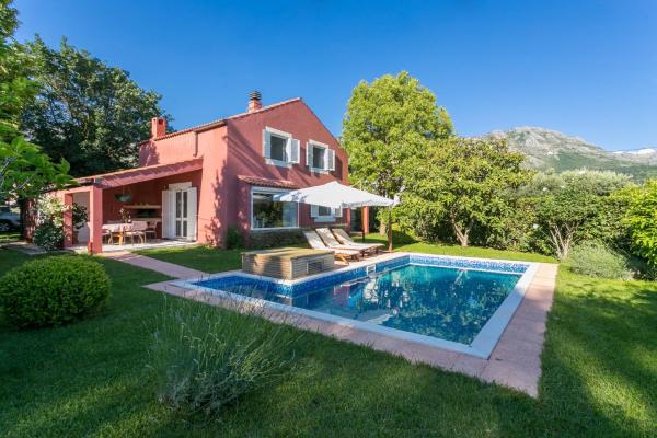 Stunning Red Cottage With A Pool - Cavtat