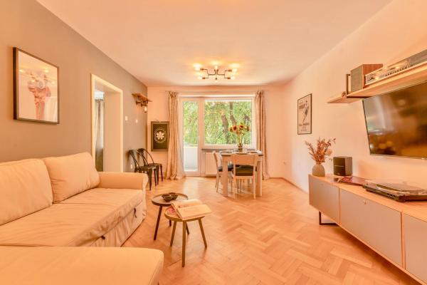 Castanilor 6 - Hip Industrial Apartment Close To City Centre - Brașov