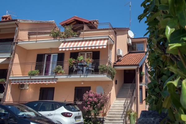 Apartments With A Parking Space Umag - 2529 - Umag