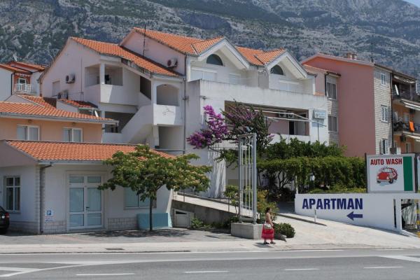 Apartments With Parking Space Makarska - 6693 - Makarska