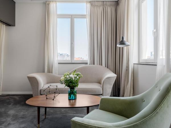Numa | Room With Separate Living Area And Bathtub - Brussels