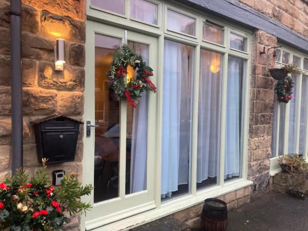 1 Coach House Mews - Matlock Bath - Matlock
