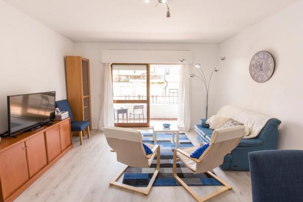 Metro Lapa House With Sunny Balcony And A/c - Porto
