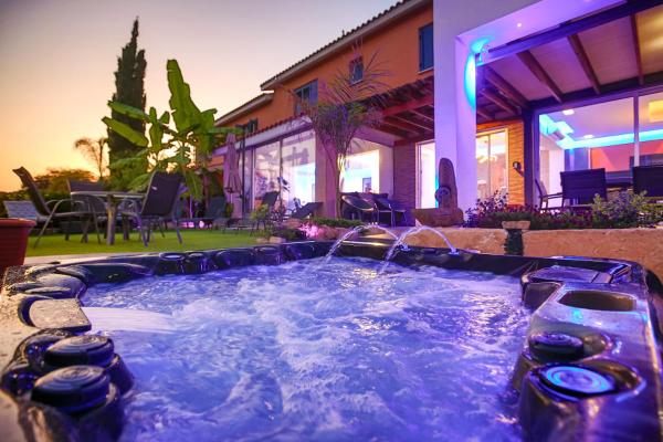 Marissa Luxury House With Jacuzzi - Тала