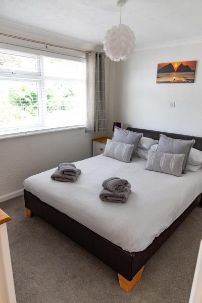 2 Chatsworth Riverscape Apartments - Peaceful Apartment In Great Location With Free Parking Overlooking The Gannel Just A Short Walk From Newquays Incredible Beaches And Local Amenities - Fistral Beach