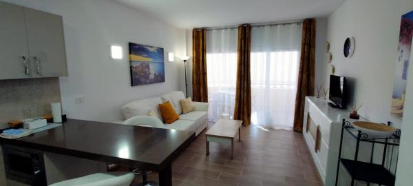 Luminoso Y Bonito Apartamento Con Piscina En Frente Del Mar - Los Cristianos