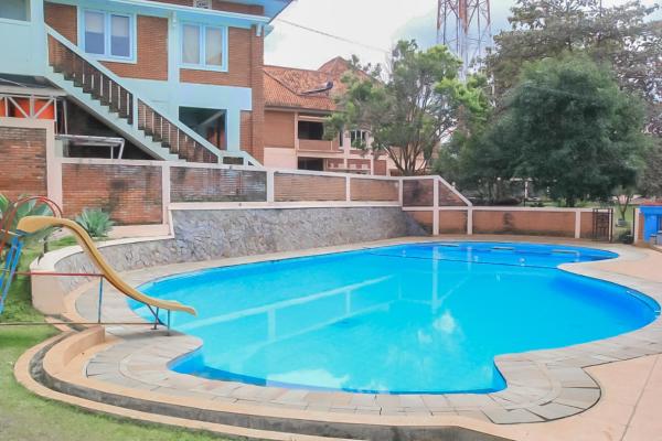 Urbanview Hotel Syariah Insani Cisarua Puncak - Bogor