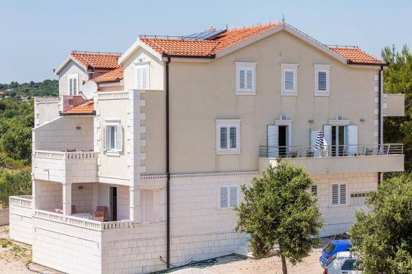 Apartments And Rooms With Parking Space Rogoznica - 10339 - Rogoznica
