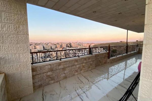 Beautifull Rooftop With An Amazing Terrace View - 約旦