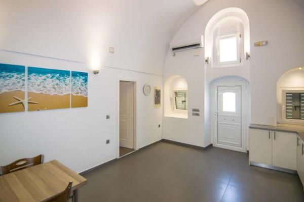 Kafenes Home - Santorini