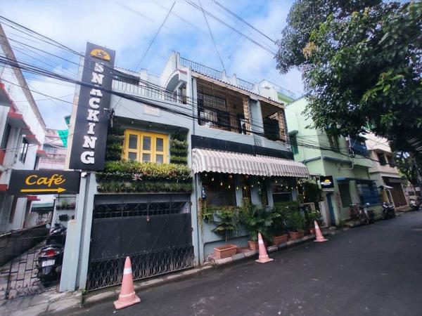 Spacious 3bhk House Opp South City Mall - Kolkata