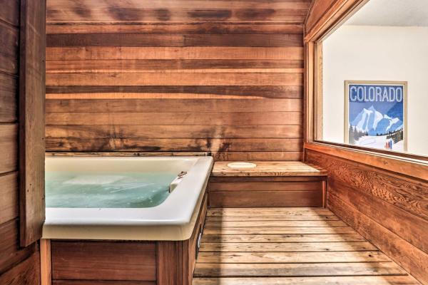 Mtn View Granby Condo With In-unit Hot Tub! - Granby, CO