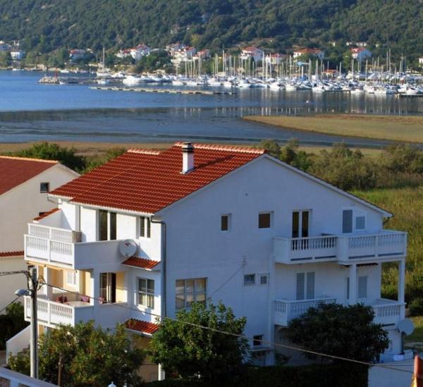 Apartments With Parking Space Supetarska Draga - Donja, Rab - 14169 - Supetarska Draga