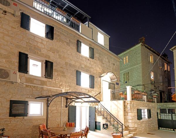 Apartments And Rooms With Wifi Split - 16550 - Split