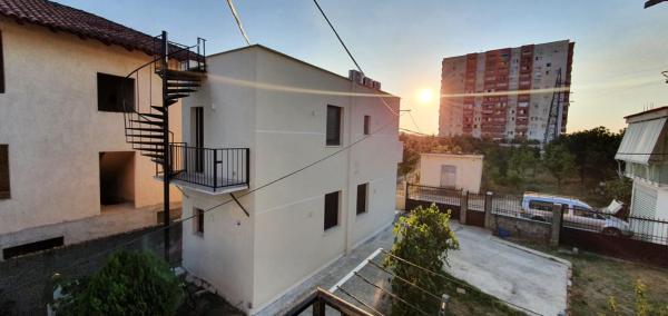 Aliko's Peaceful House, Close To Bus Terminal - Tiran