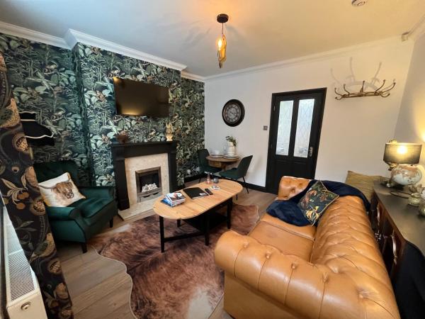 Contemporary & Chic Inner Terrace 5 Mins From Barnsley Town Centre - Rotherham, UK