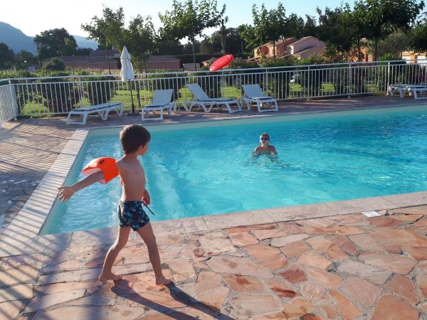 Villa Climatisée 4-6 Pers Avec Piscine, Terrasse & Jardin - 2 Min Plage - Korsika