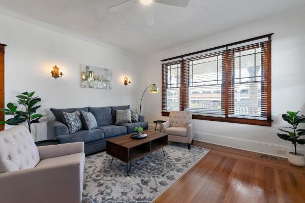 Old Mission Manor - Chic 2br 1ba Apartment - Sleeps 6 - Pool Table - 15 Min Walk To Downtown - St. Augustine, FL