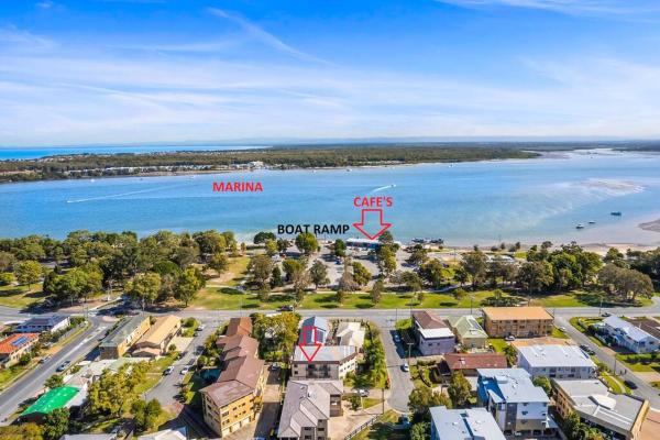 Reel 'Em Inn! - Bribie Island