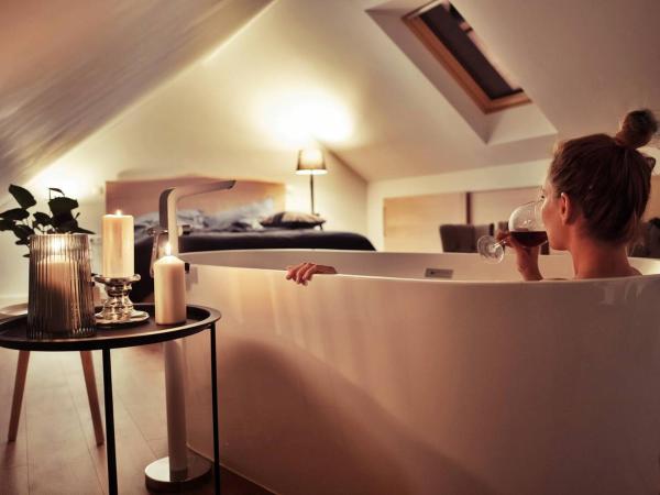 Madaras Házak - Hollókő