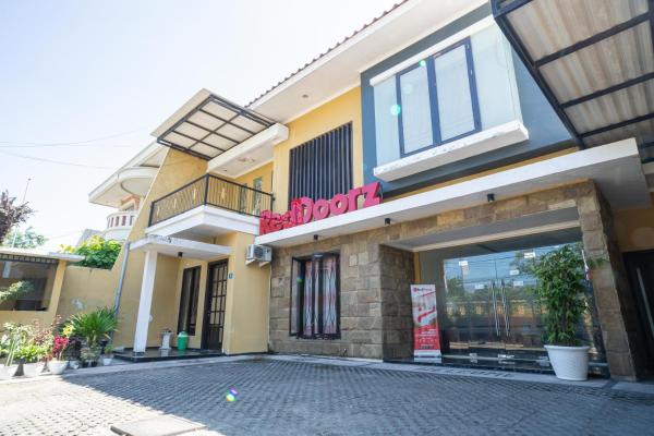 Reddoorz Syariah Near Marvel City Mall 2 - Surabaya