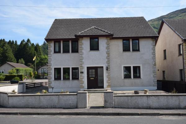 Ridgeview Villa - Partial Loch View - Arrochar