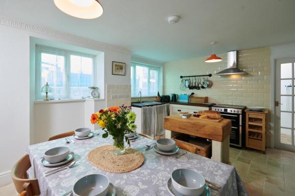 Min Yr Afon- Central Cosy Cottage, Walk To Restaurants And Castle - Llansteffan