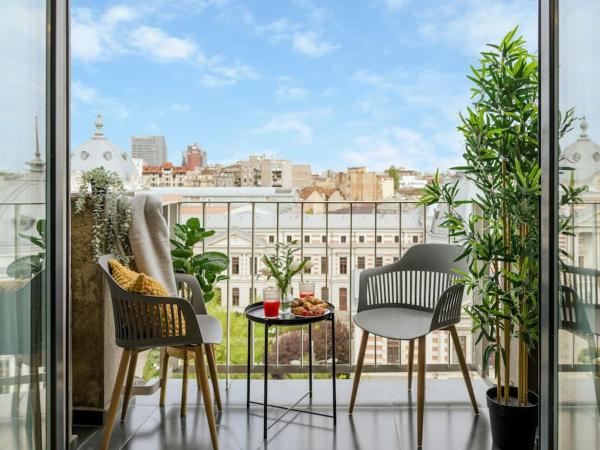 Sunny 2br Flat - Top Location - Amazing Balcony - Bucarest