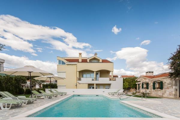 Apartments With A Swimming Pool Zadar - 5943 - Zadar