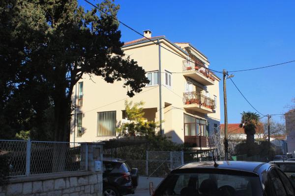 Apartments With A Parking Space Split - 7569 - Split