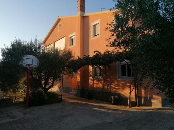 Apartments With Parking Spaces Pula - 7420 - Pula