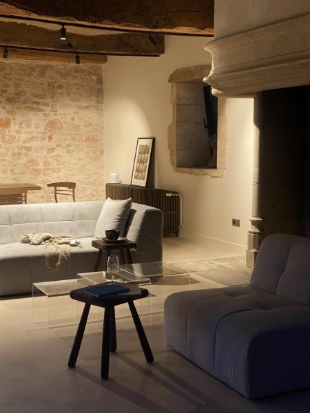 Le Clos Des Ursulines // Maison Seigneuriale Du Xvie Siècle - Beaune