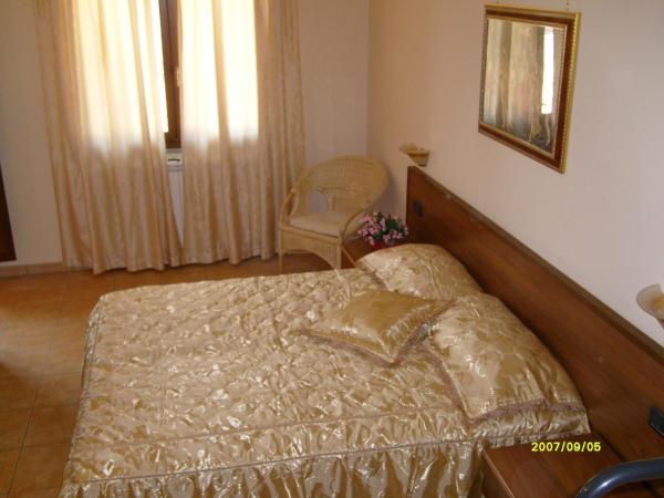 Hotel Ristorante Degli Amici - Arena