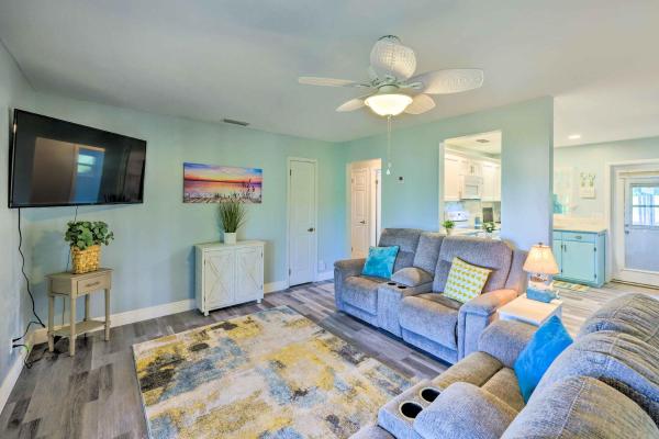 Boats And Dock Anglers Haven In Crescent City - Crescent City, FL