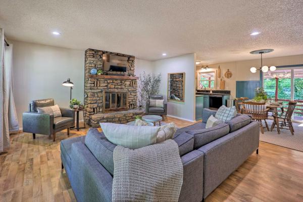 Dog-friendly Bella Vista Home With Grill And Deck - Bella Vista, AR