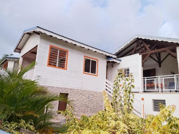Nouveau Logement T2 Avec Vue Sur Mer Et Montagne - Guadeloupe