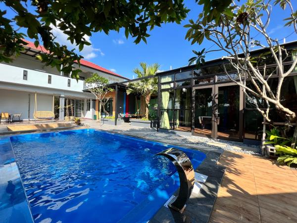 The Uniique Haus - Johor 1st Staycation Water Dining Experience - Johor