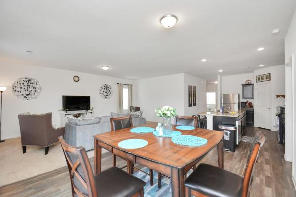 Charming 4 Bedrooms Brookshire/katy With Gym - 카티
