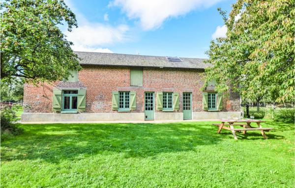 Gorgeous Home In Cormeilles With Wifi - Beuzeville