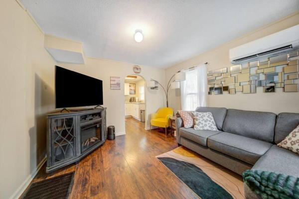 Cozy Chalet Bungalow In Westpark/cleveland - Cleveland