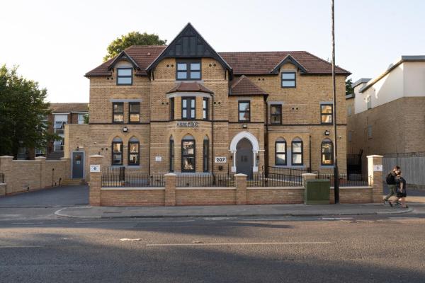 Hotel Dc, Stratford - Enfield