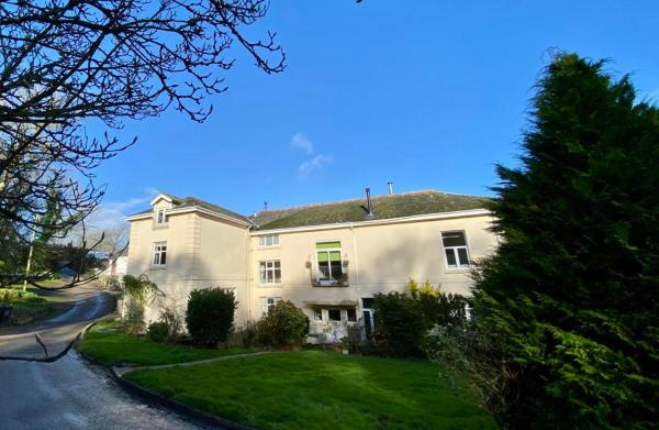 Halwell House - A Spacious Quiet Apartment - Kingsbridge