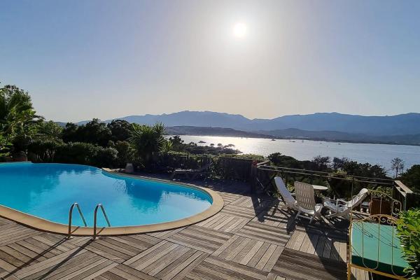 Villa Charmante à Porto-vecchio Avec Piscine - Corsica