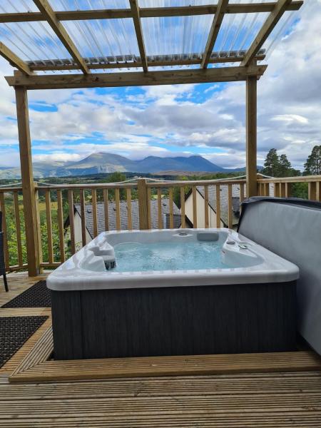 Nadurra But And Ben - Where The Ordinary Becomes Extraordinary - Spean Bridge