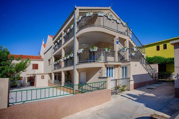 Apartments With A Parking Space Komiza, Vis - 12325 - Vis