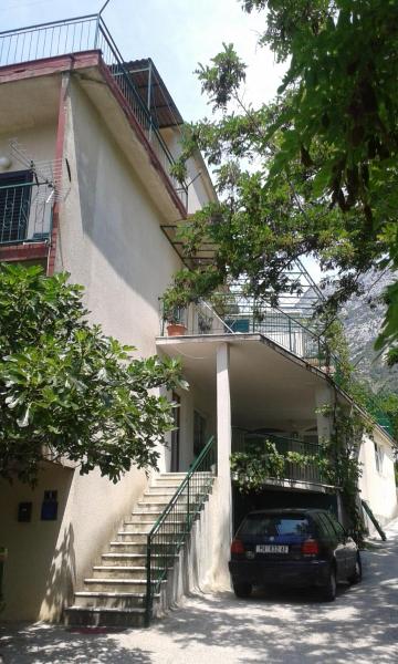 Apartments With Parking Spaces Gradac, Makarska - 13196 - Brist