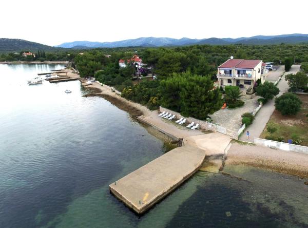 Apartments And Rooms By The Sea Pirovac, Sibenik - 13654 - Murter